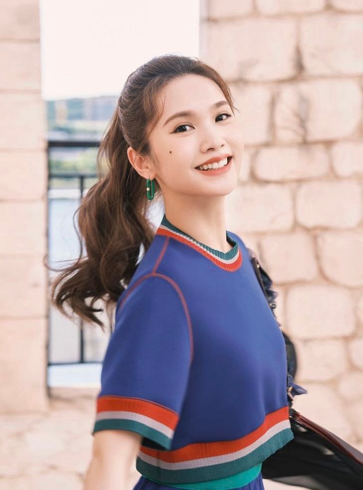 តិចច្រឡំ១៨ឆ្នាំអីទៅ Rainie Yang ឡើងស្រស់ស្អាតដូចទេពធីតា ពេលជិតចូលវ័យ៤០ Trueid