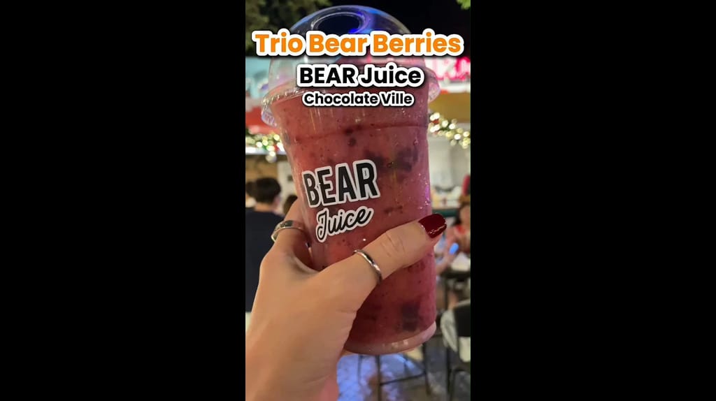 Trio Bear Berries เมนูน้ำปั่นที่ร้าน BEAR Juice ใน Chocolate Ville ...