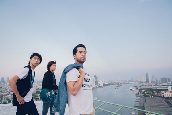 INSTINCT หยุดเศร้า ส่ง หลุมรัก ให้กำลังใจคนอกหัก