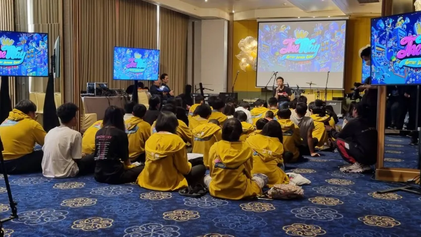 “THE WAY Artist Intern Camp” จัดแคมป์สุดเข้ม เติมเต็มทักษะ 8 วงสุดท้าย!