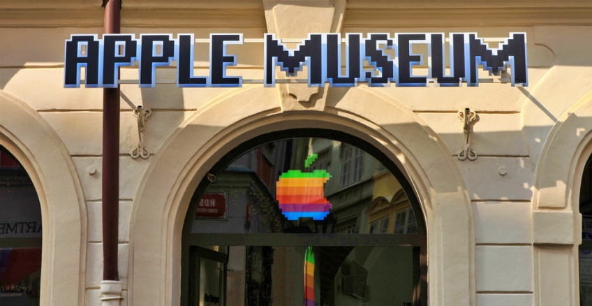 พิพิธภัณฑ์ Apple Museum ศูนย์รวมไอโฟน และแมครุ่นหายาก ใจกลางกรุงปราก