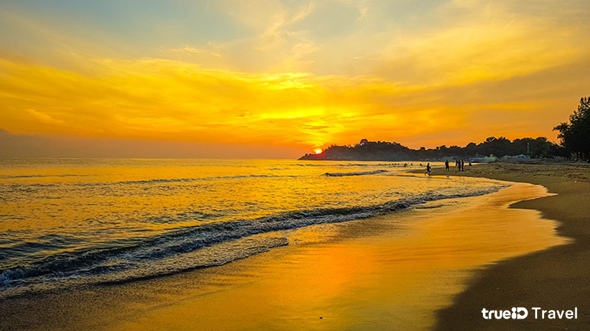 หาดชลาทัศน์ ที่เที่ยวสงขลา หาดสวย ทรายขาว เล่นน้ำคลายร้อนชิล
