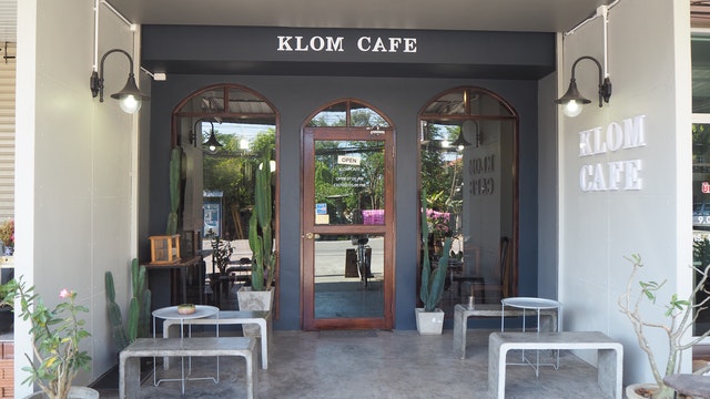 Klom Cafe (กลม คาเฟ่) ร้านกาแฟเล็กๆ ที่รสชาติกลมกล่อมคับแก้ว สายแฟไม่ควรพลาด