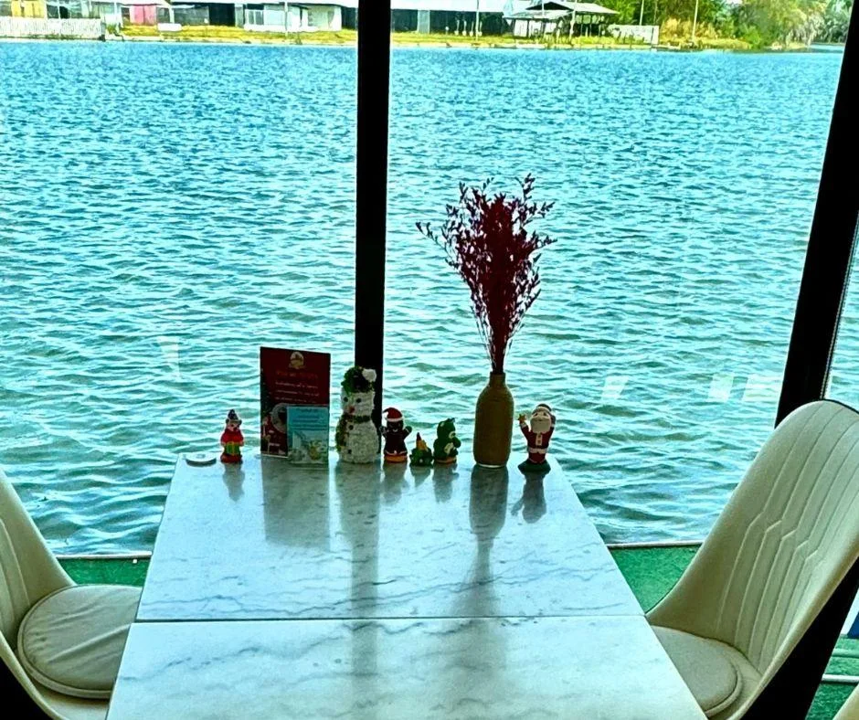 หนุ่ม-สุทน ชวนนั่งจิบกาแฟริมบึง "Date Farm Cafe" อ.ศรีประจันต์ จ.สุพรรณบุรี