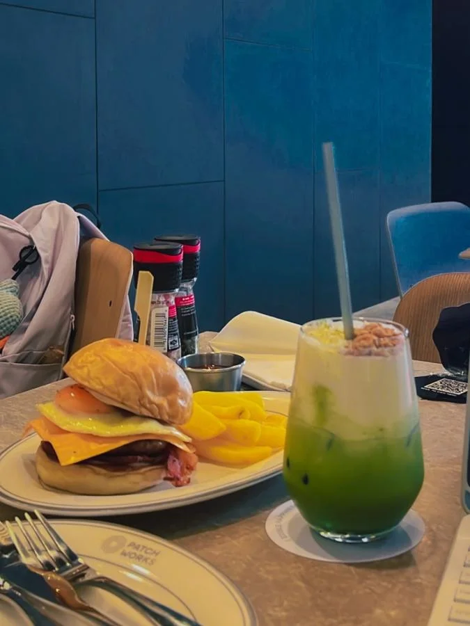 Cafe Patchwork: สัมผัสประสบการณ์คาเฟ่สุดชิค ใกล้ MRT บางอ้อ