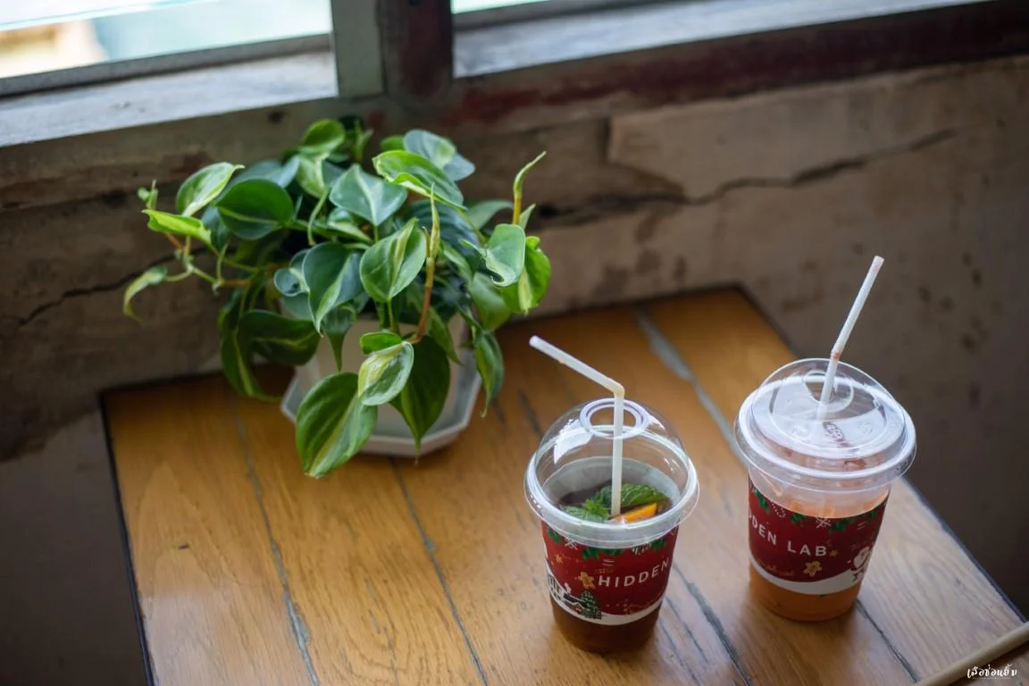 ค่าเฟ่ลับติดทะเล Hidden Lab Cafe วิวหลักล้านที่บางแสน เขาสามมุก