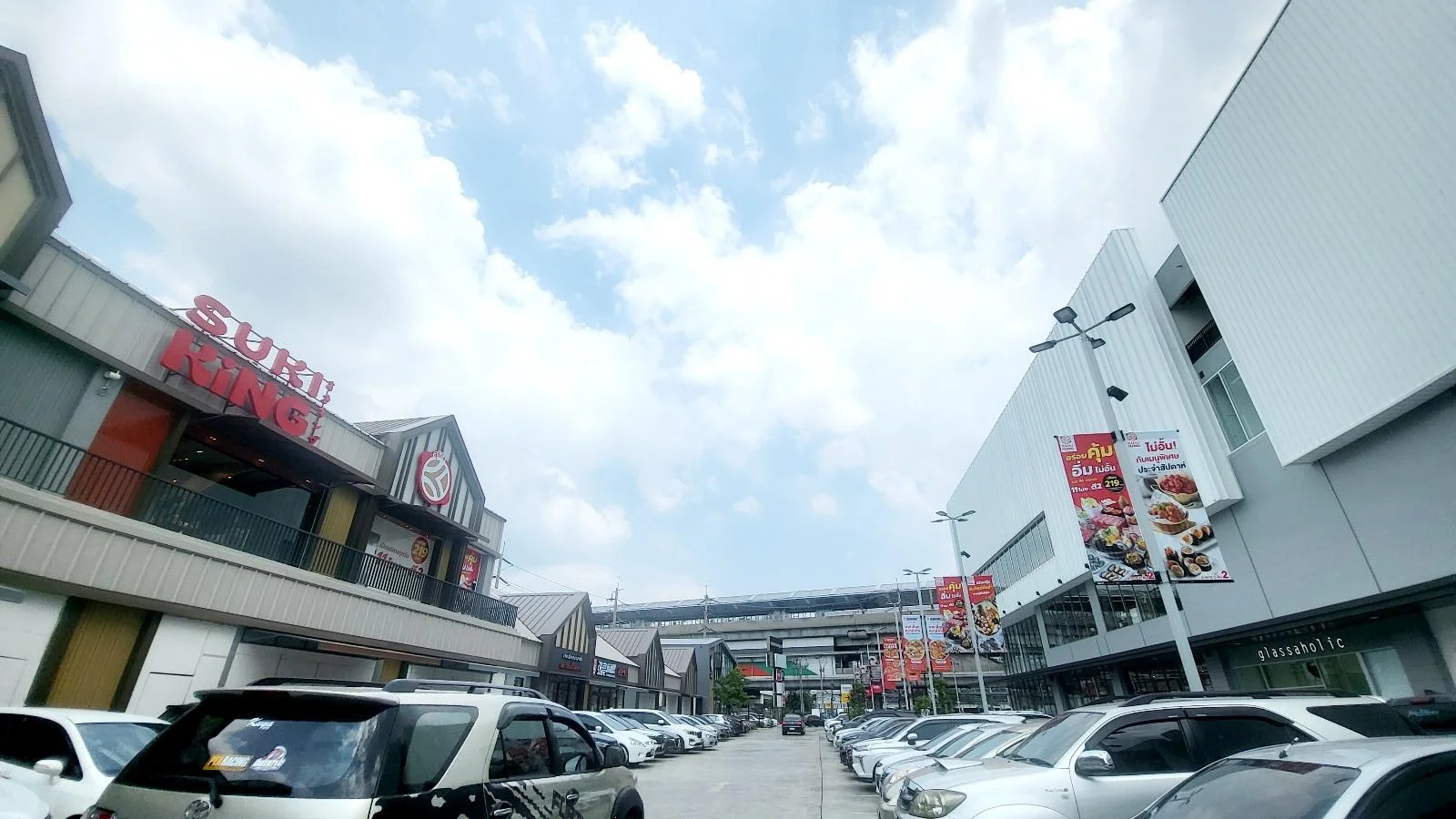 Suki King บุฟเฟ่ต์ 219 บาท สาขารัตนาธิเบศร์ เปิดใหม่ ทำเลดี