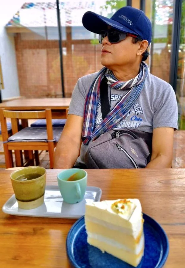 นั่งจิบกาแฟกลางสวนสไตล์ญี่ปุ่น "Chirp Cafe and Chat Space"