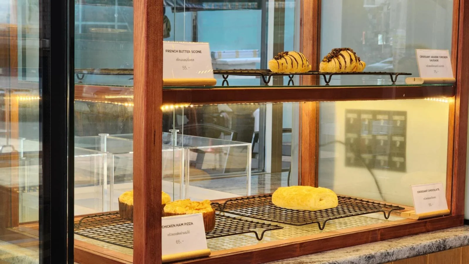 คอกาแฟห้ามพลาด! คาเฟ่เช้า เมืองทองธานี 8 Seconds Cafe