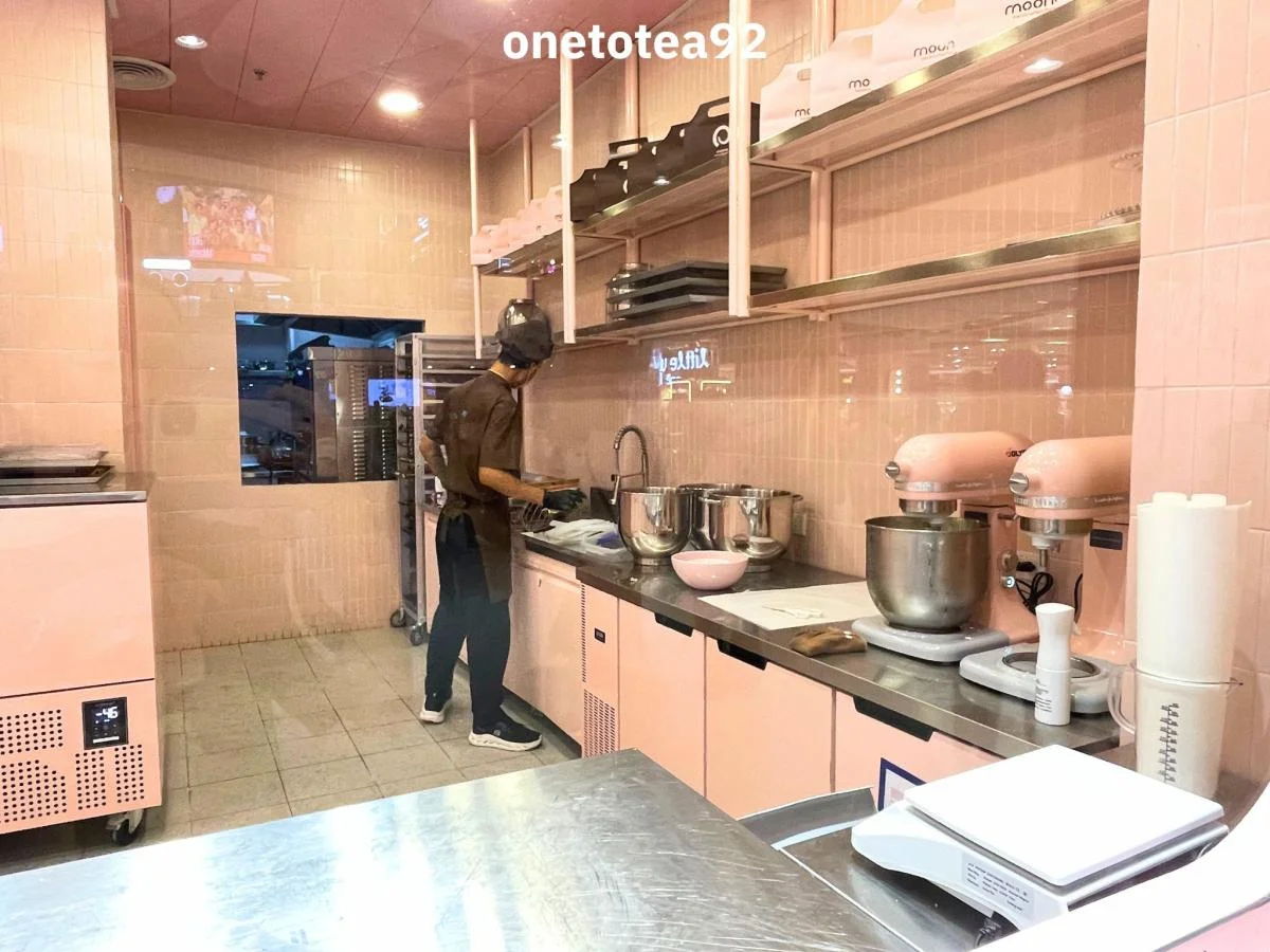 รีวิว Moone Rolls โรลเค้กแฮนด์คราฟต์ ชั้น 6 CentralwOrld