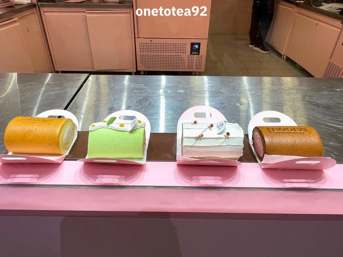 รีวิว Moone Rolls โรลเค้กแฮนด์คราฟต์ ชั้น 6 CentralwOrld