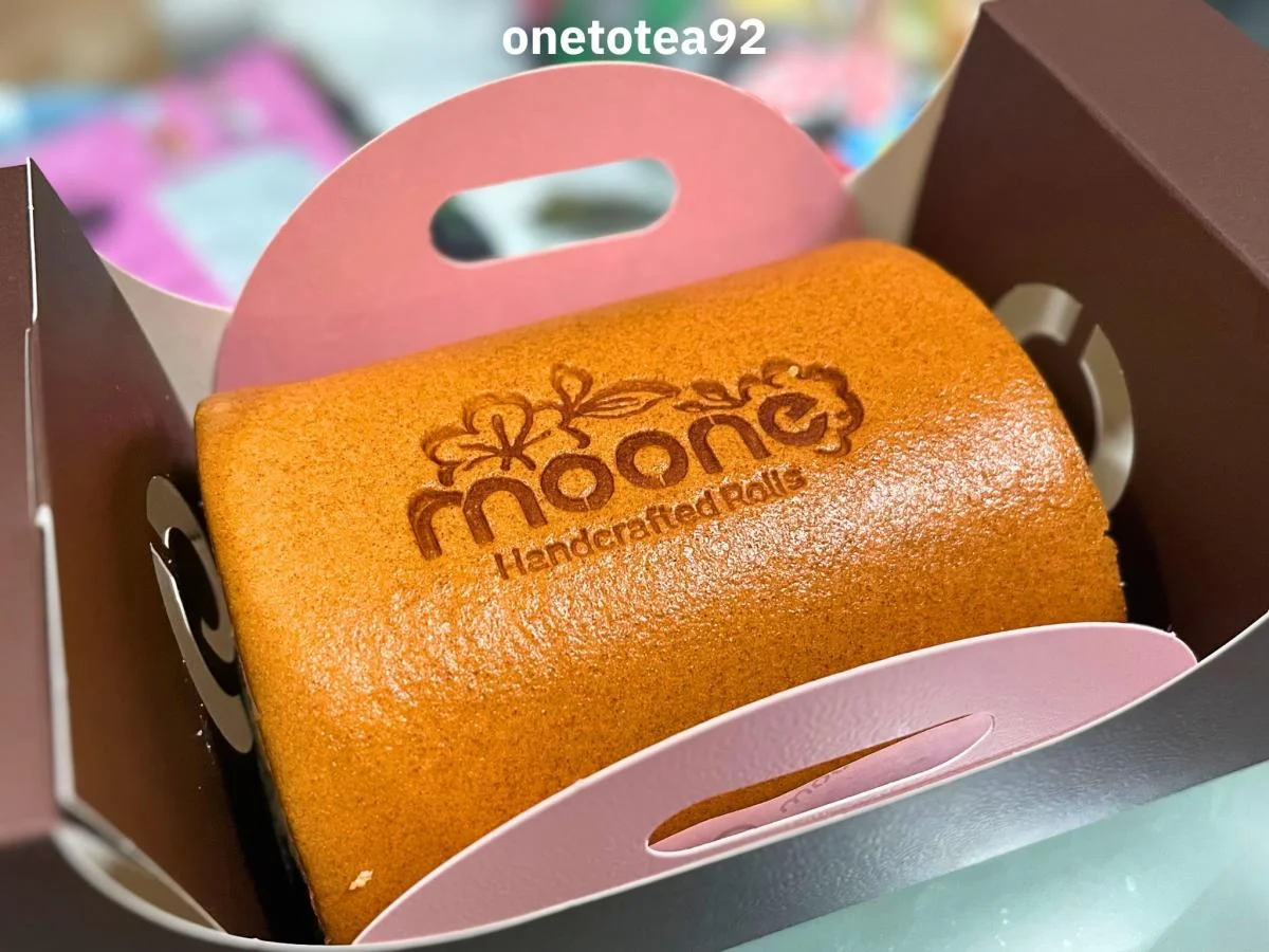 รีวิว Moone Rolls โรลเค้กแฮนด์คราฟต์ ชั้น 6 CentralwOrld